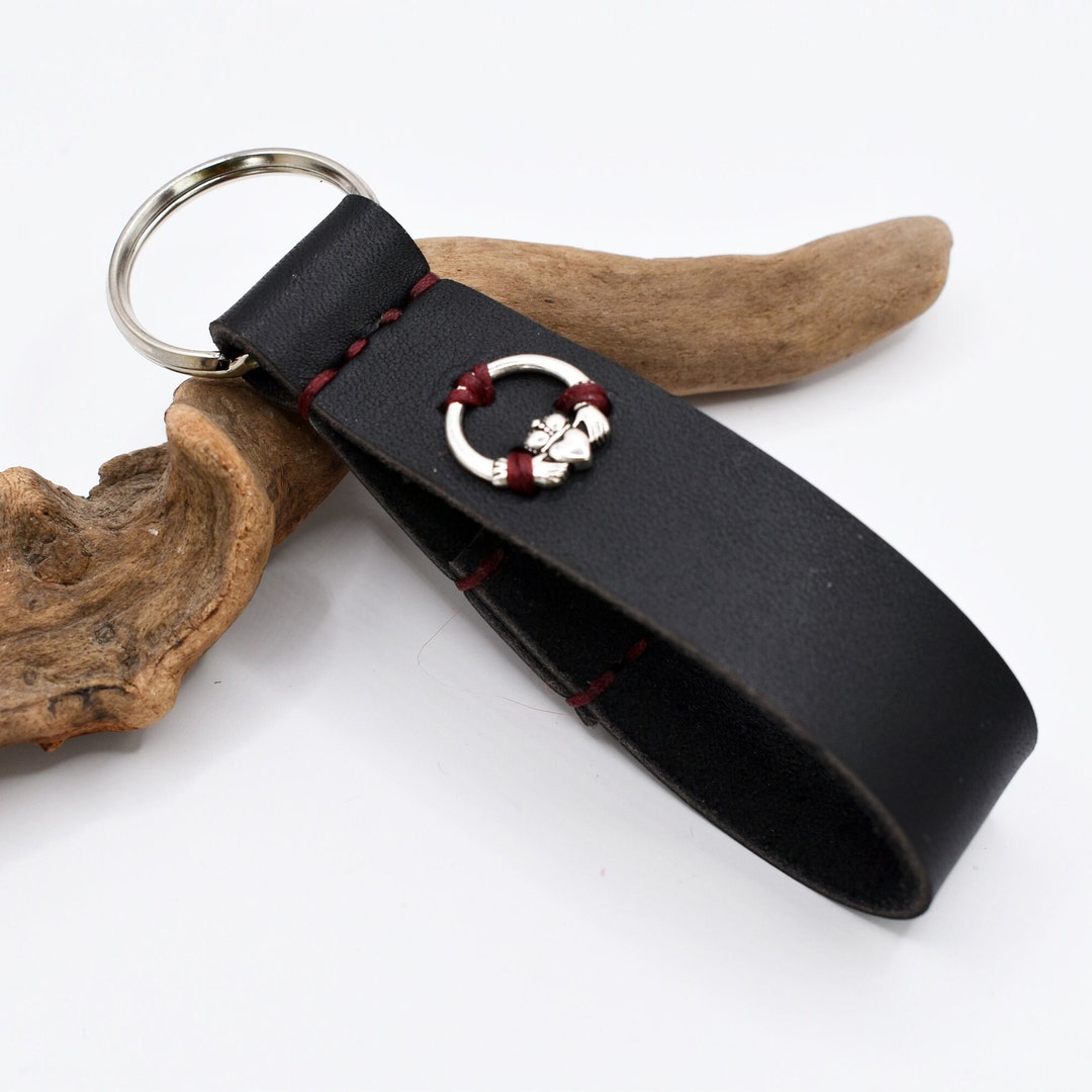 PERSONALIZED Claddagh Keychain – Celtic Leather Anniversary Keyring ...