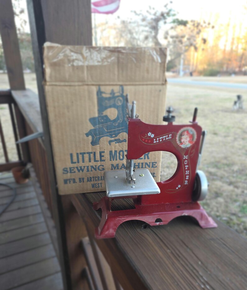 Vintage Little Mother Sewing Machine - Etsy