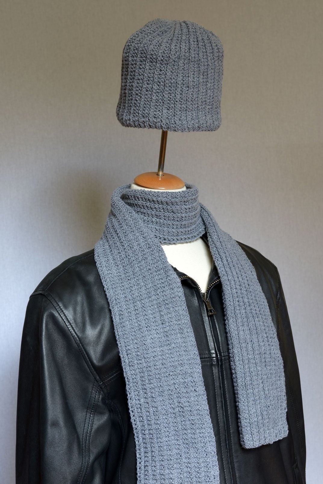 MENS HAT & SCARF Set in Gray; Warm, Stylish Seamless Beanie Hat, With ...