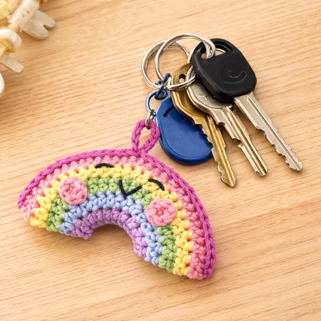 Rainbow Key Chains Crochet Pattern | Cute Rainbow Amigurumi Keychain ...