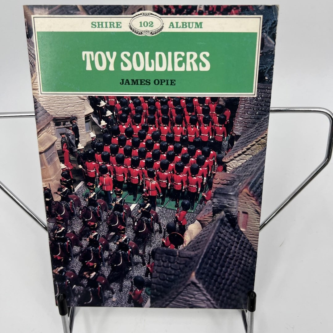 Toy Soldiers by James Opie Shire Album 102 Paperback 1983 32 Pages EUC ...