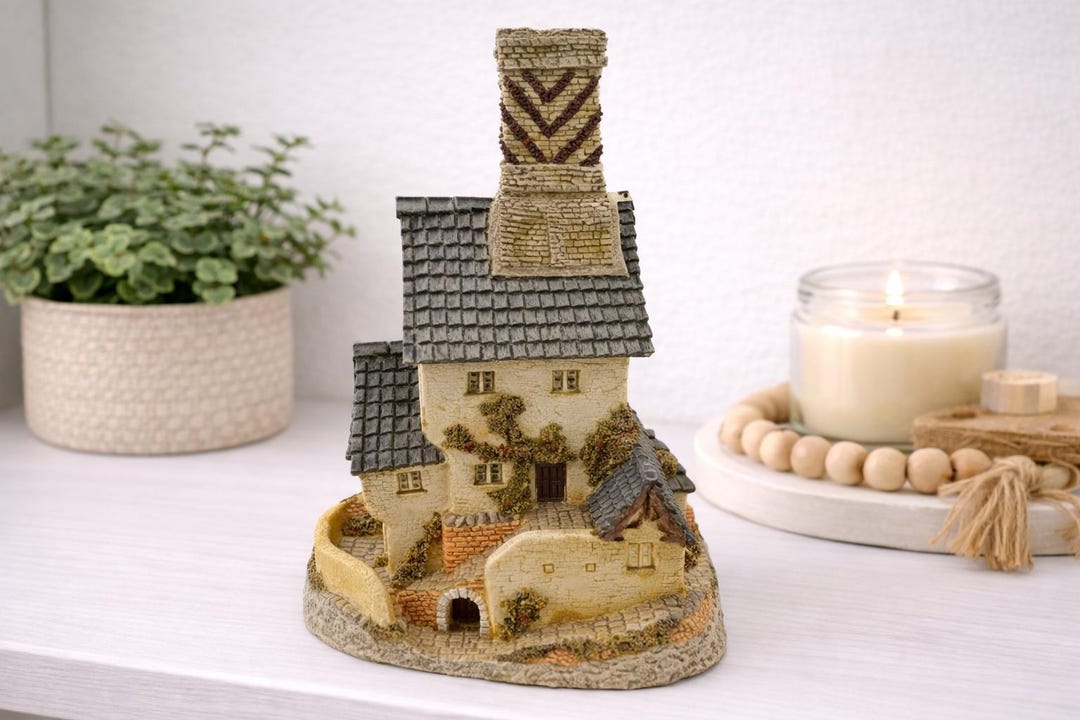 Vintage David Winter Cottage: House of Master Mason, English Village ...