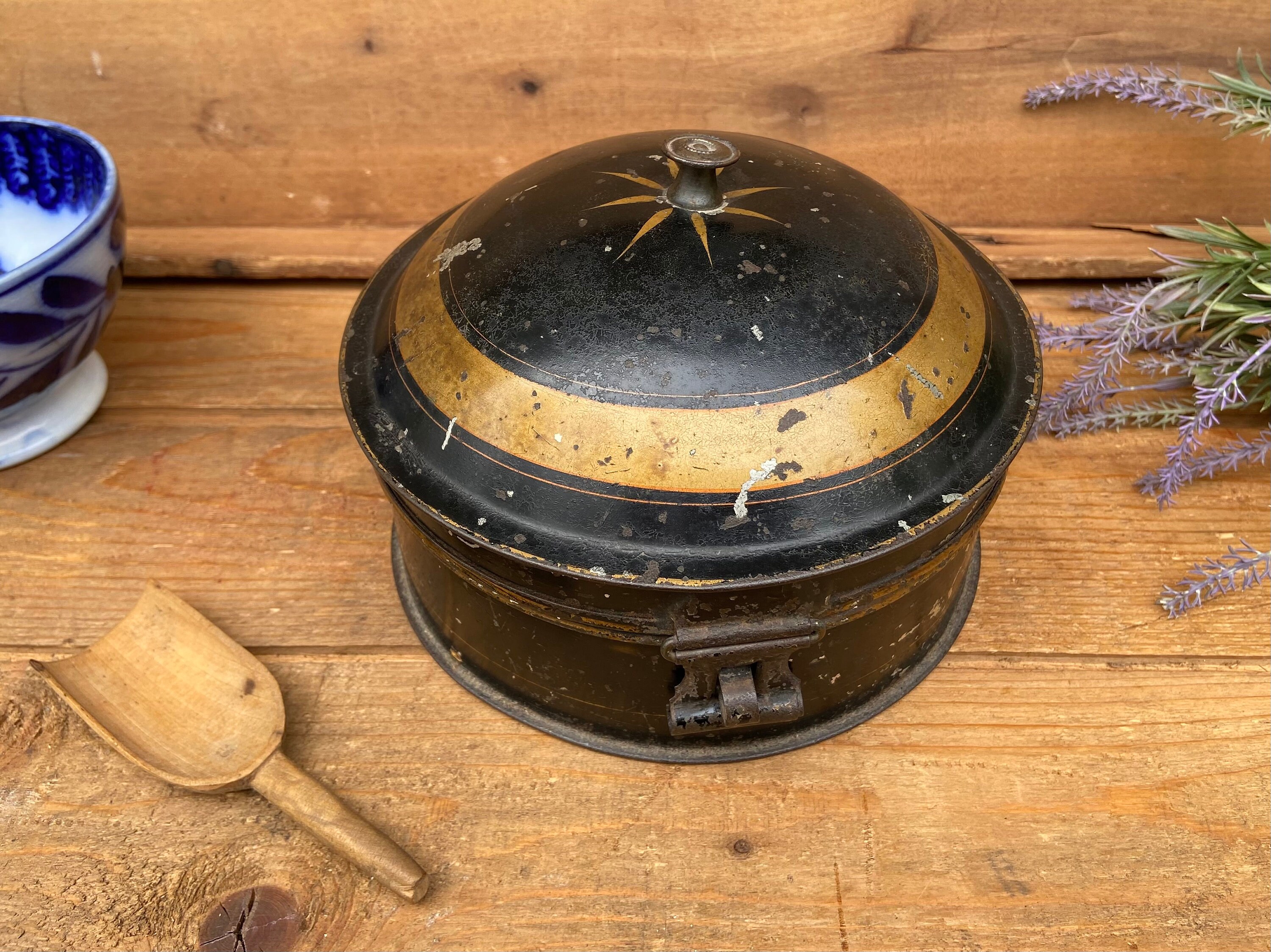 Antique Tin Spice Box With Original Nutmeg Grater and Five Compartments ...