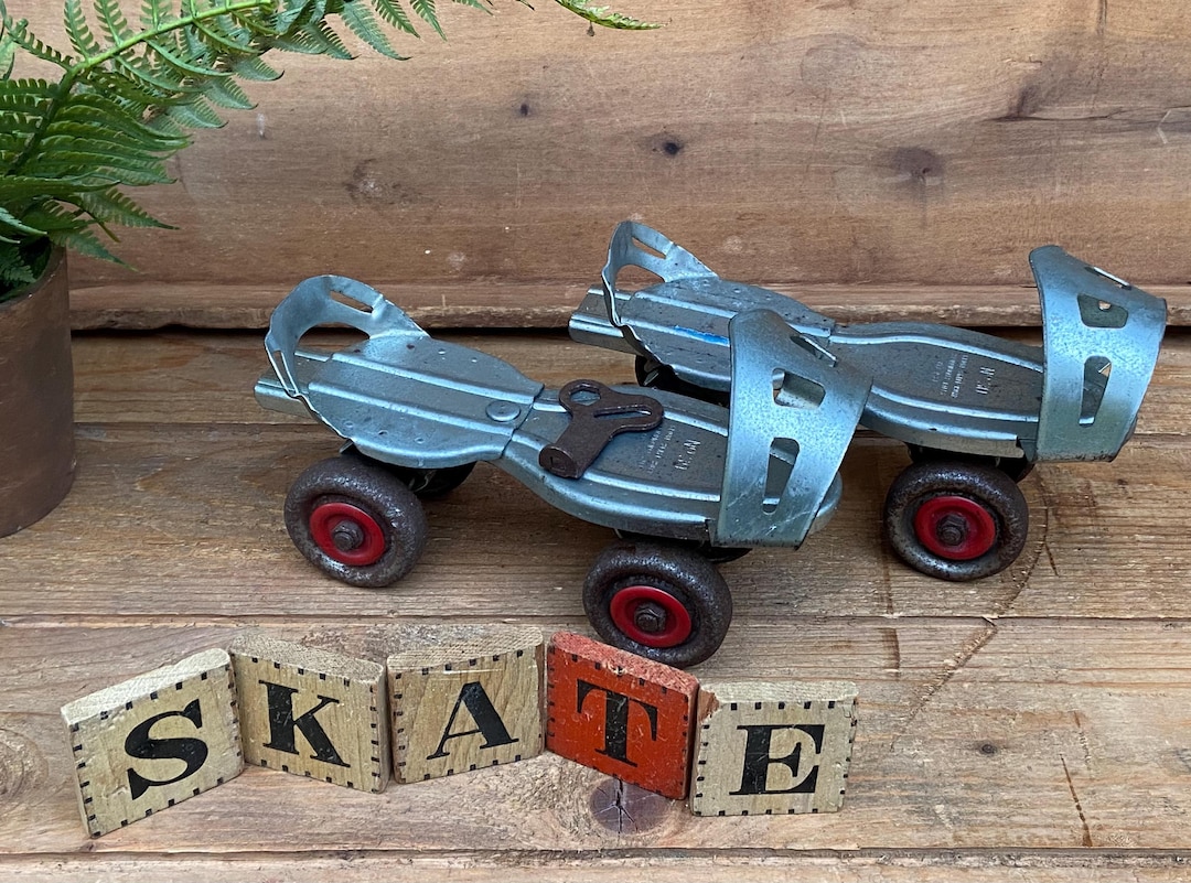 Vintage Metal Roller Skates With Key Globe Skate Corp No 30 Please Read ...