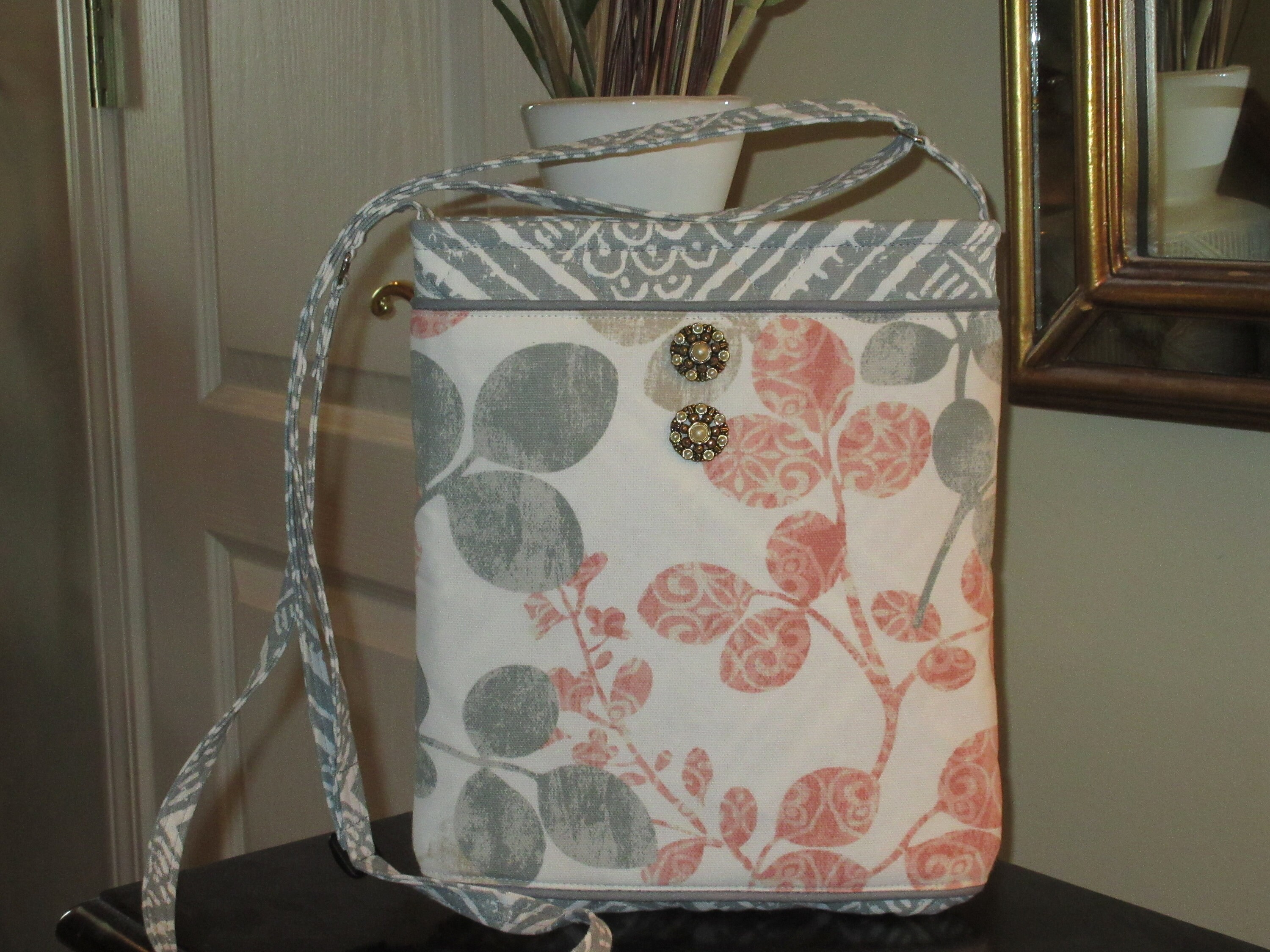 Gray and White Abstract Print With Front Gray and Pink Leaf Panel and ...