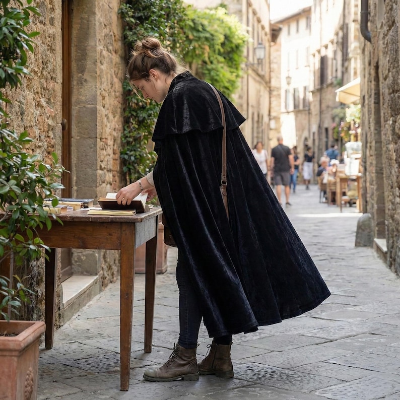 Medieval Women’s Cloak for LARP Cosplay Witch Costume Velvet Fantasy ...