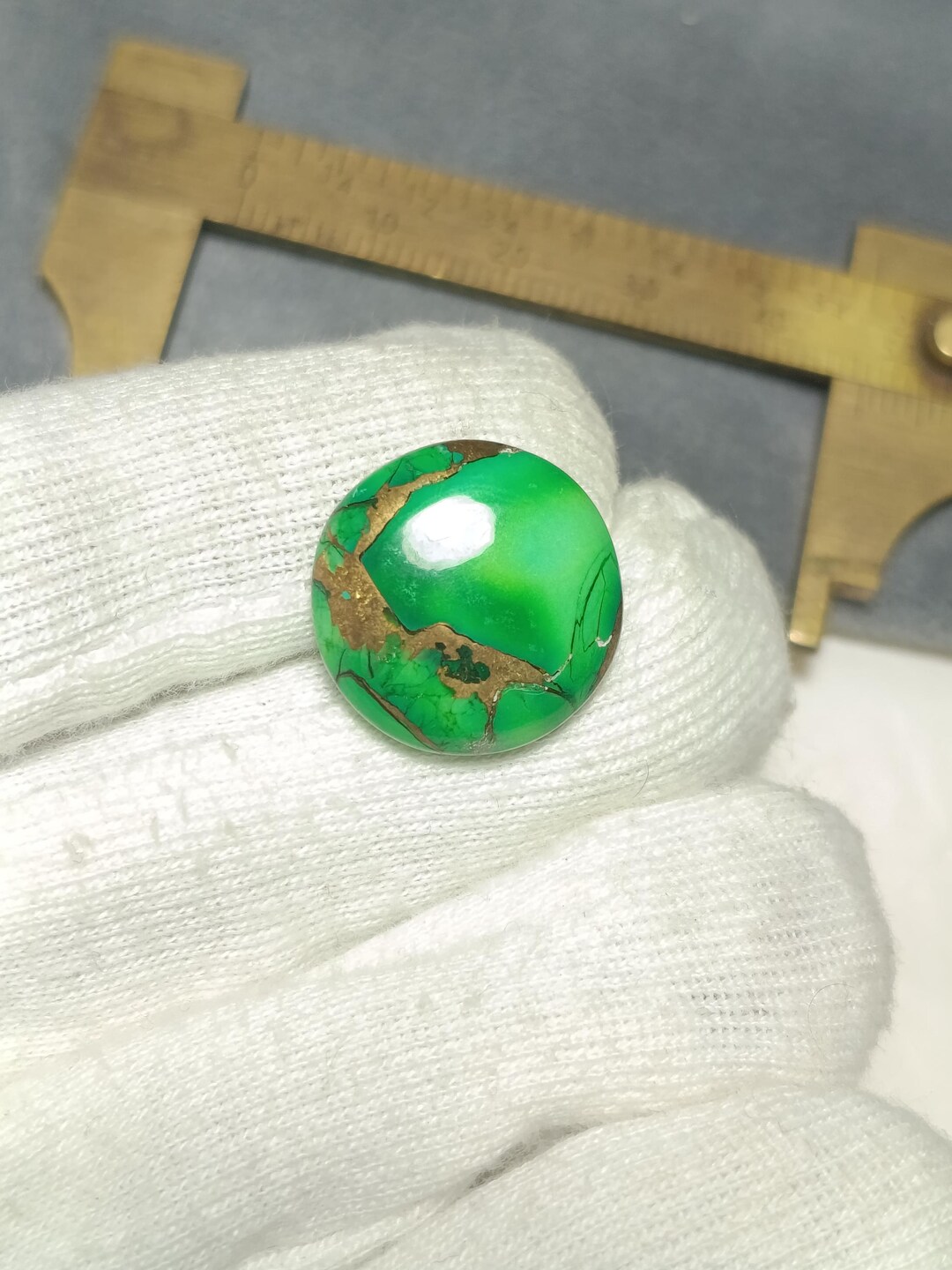 Green Mohave Turquoise Cabochon, Round Gold Vein Gemstone (17x17x4mm ...