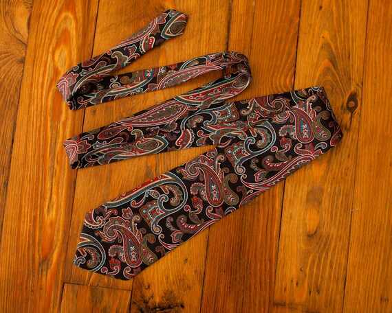 80s 90s Dark Colors Paisley Pattern Tie - 417 Van Heu… - Gem