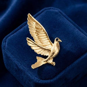 Dove Lapel Pin for Men – Electroplated Alloy Suit Brooch, Business ...