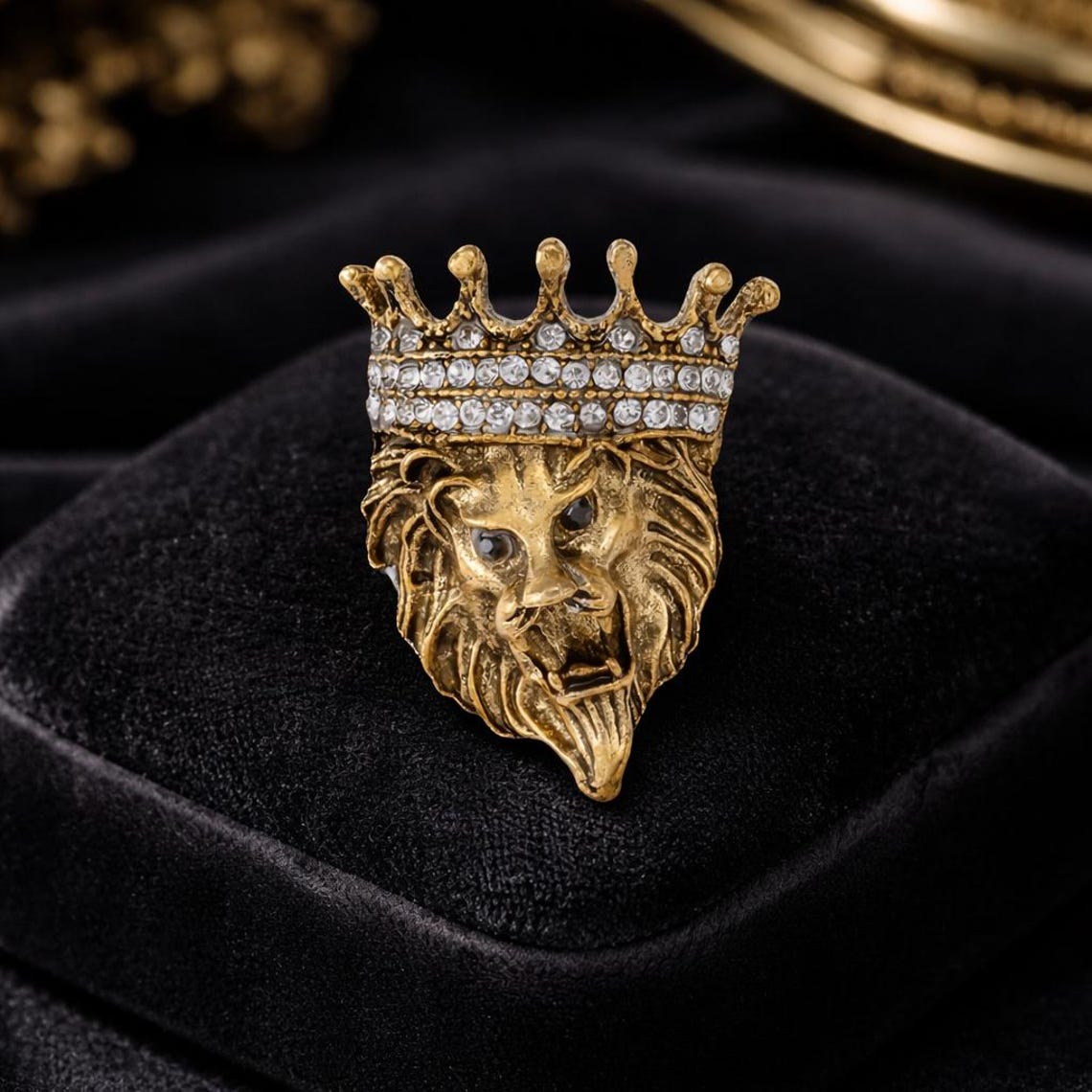 Vintage Lion Lapel Pin for Men – Gold Tone Zinc Alloy Crown Brooch for ...