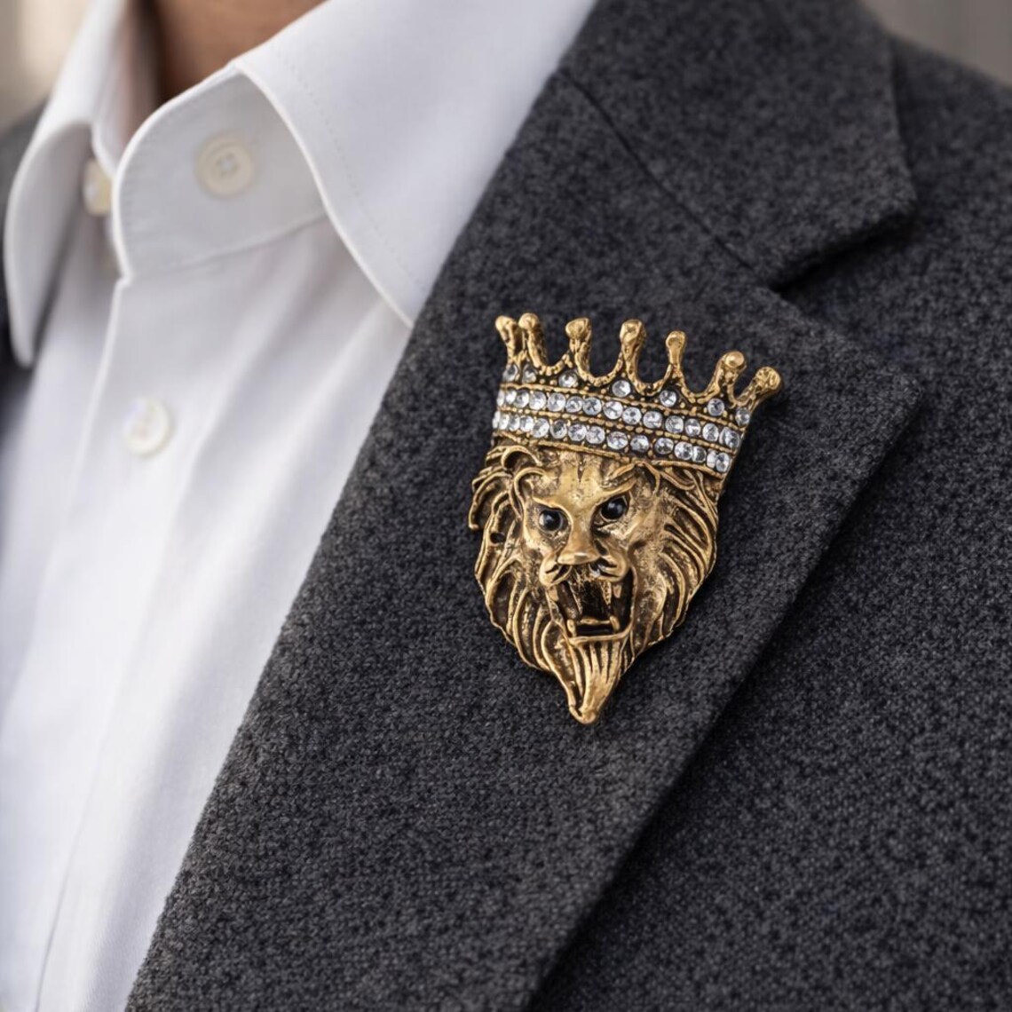 Vintage Lion Lapel Pin for Men – Gold Tone Zinc Alloy Crown Brooch for ...