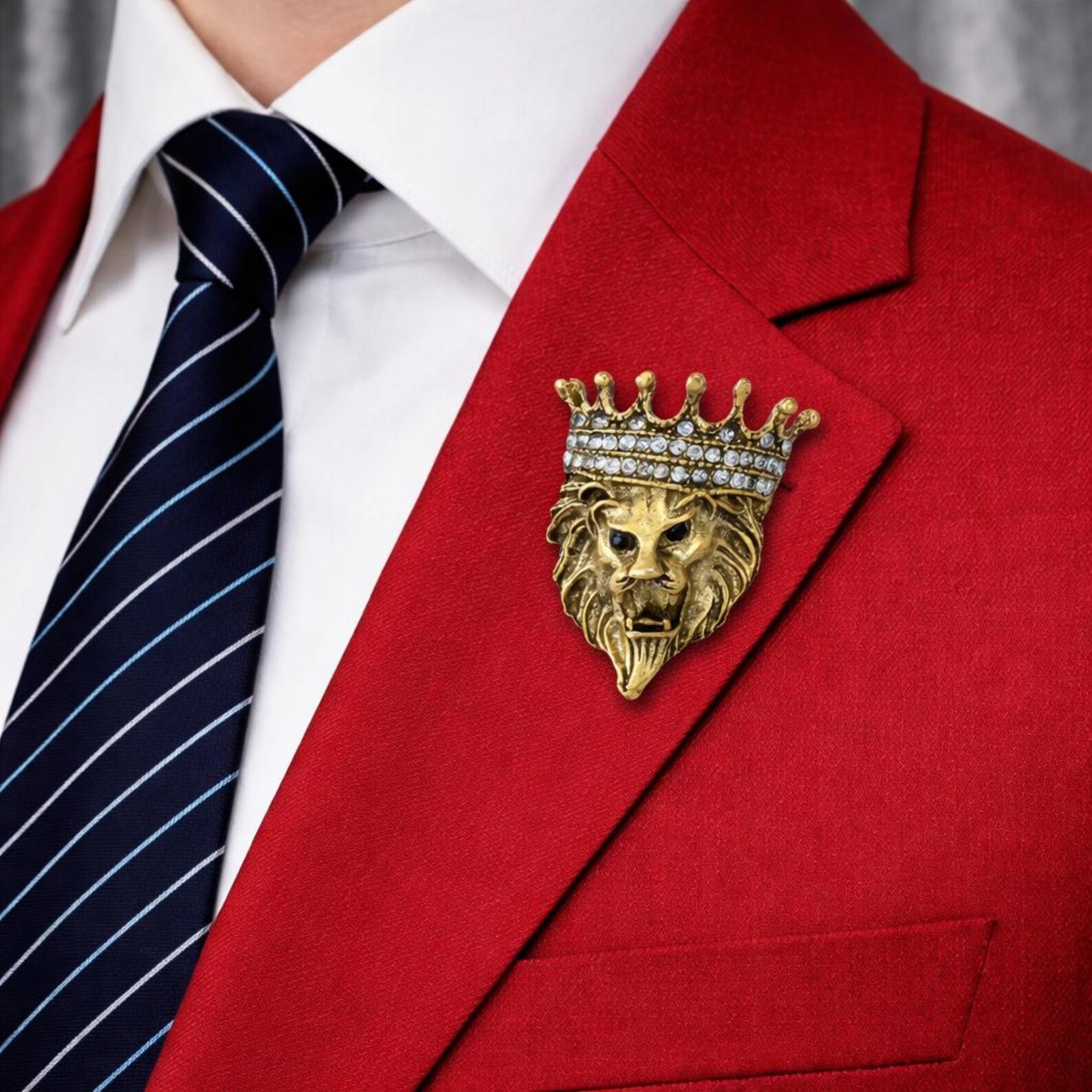Vintage Lion Lapel Pin for Men – Gold Tone Zinc Alloy Crown Brooch for ...