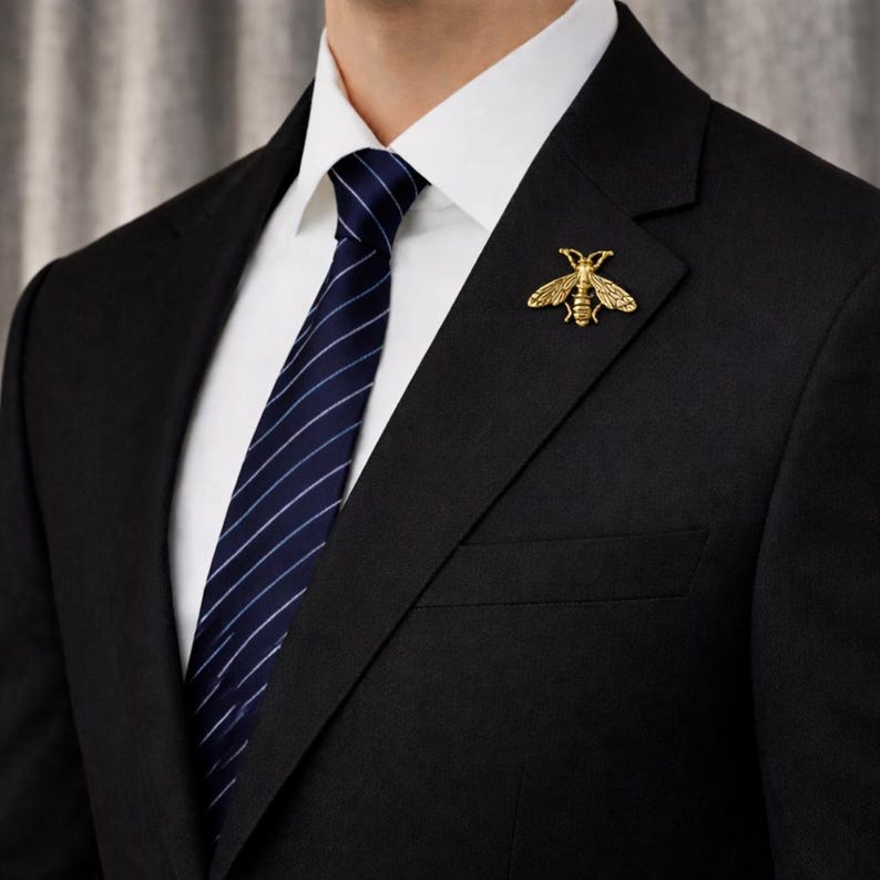 Bee Lapel Pin for Men – Gold Tone Zinc Alloy Insect Brooch for Suit ...