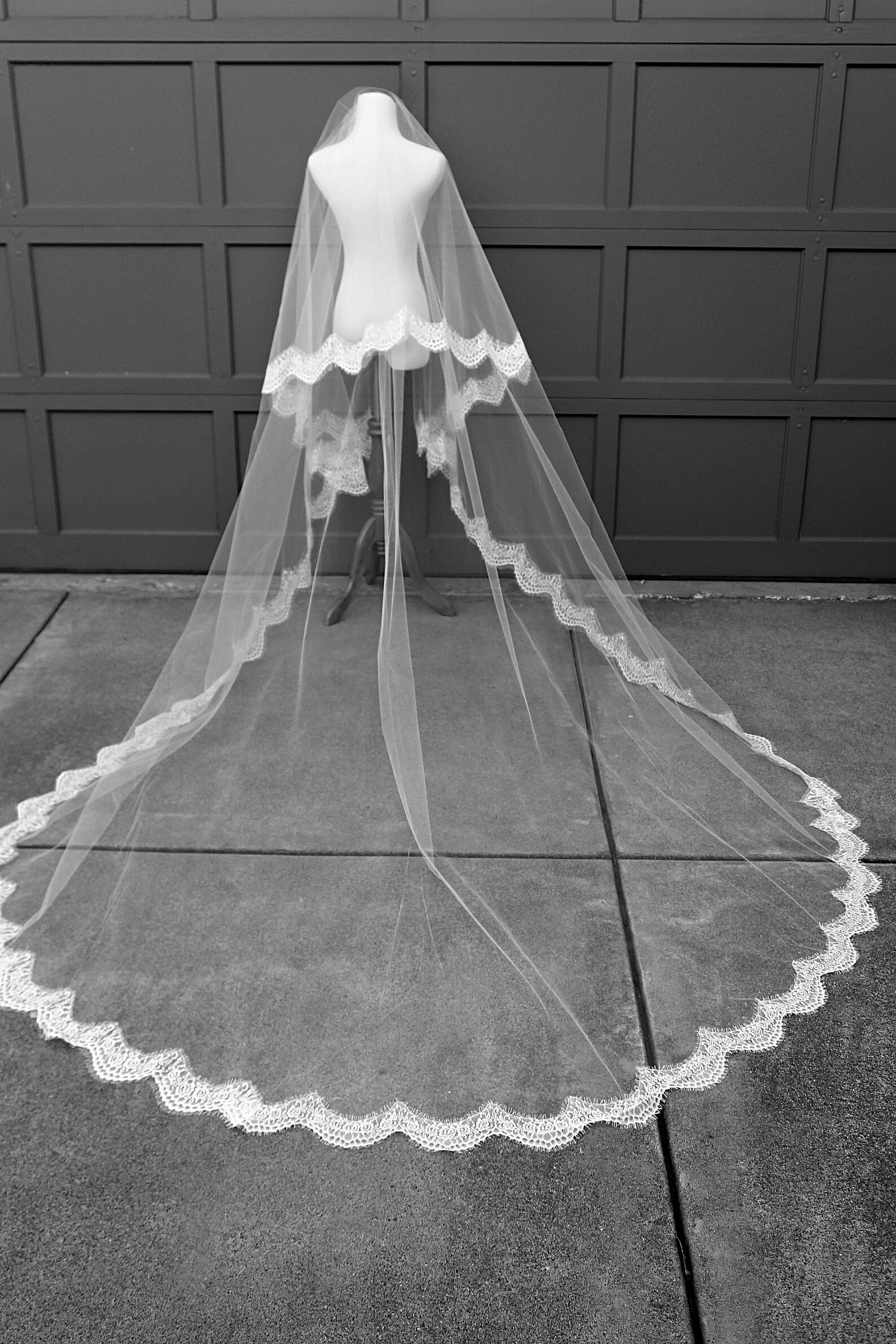 Sheer Chantilly Lace Drop Wedding Veil, Cathedral Veil Scallop Eyelash ...