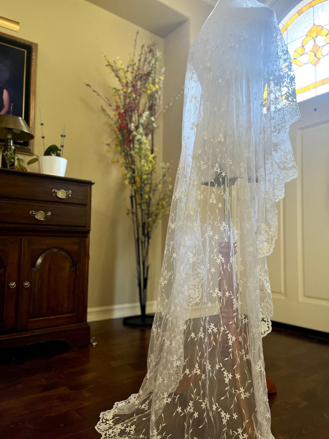 Floor Length Chantilly Lace Mantilla Wedding Veil, Flower Embroidered ...