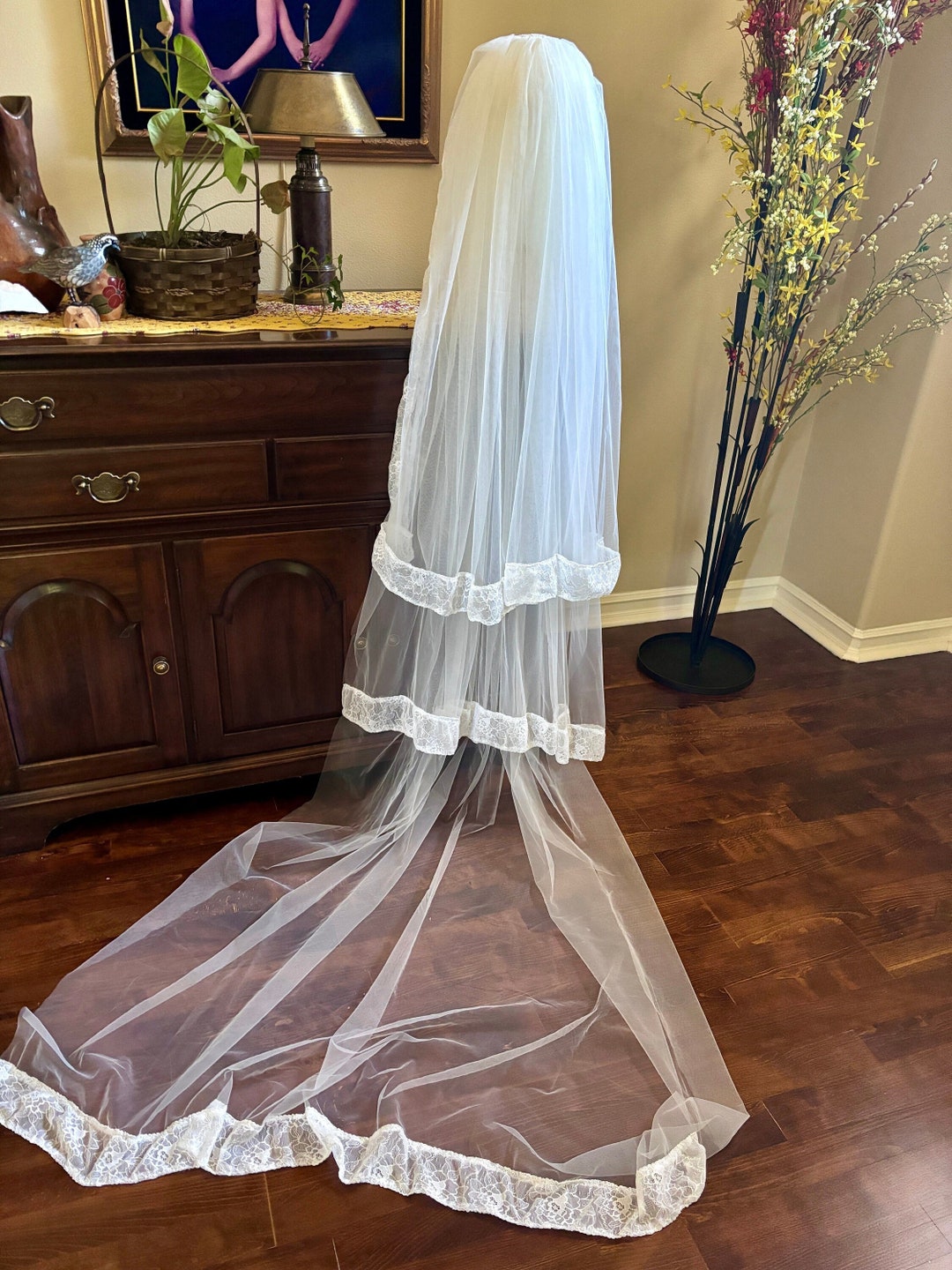 3 Layer Lace Trimmed Straight Cut Veil Chapel Length Veil With Blusher ...