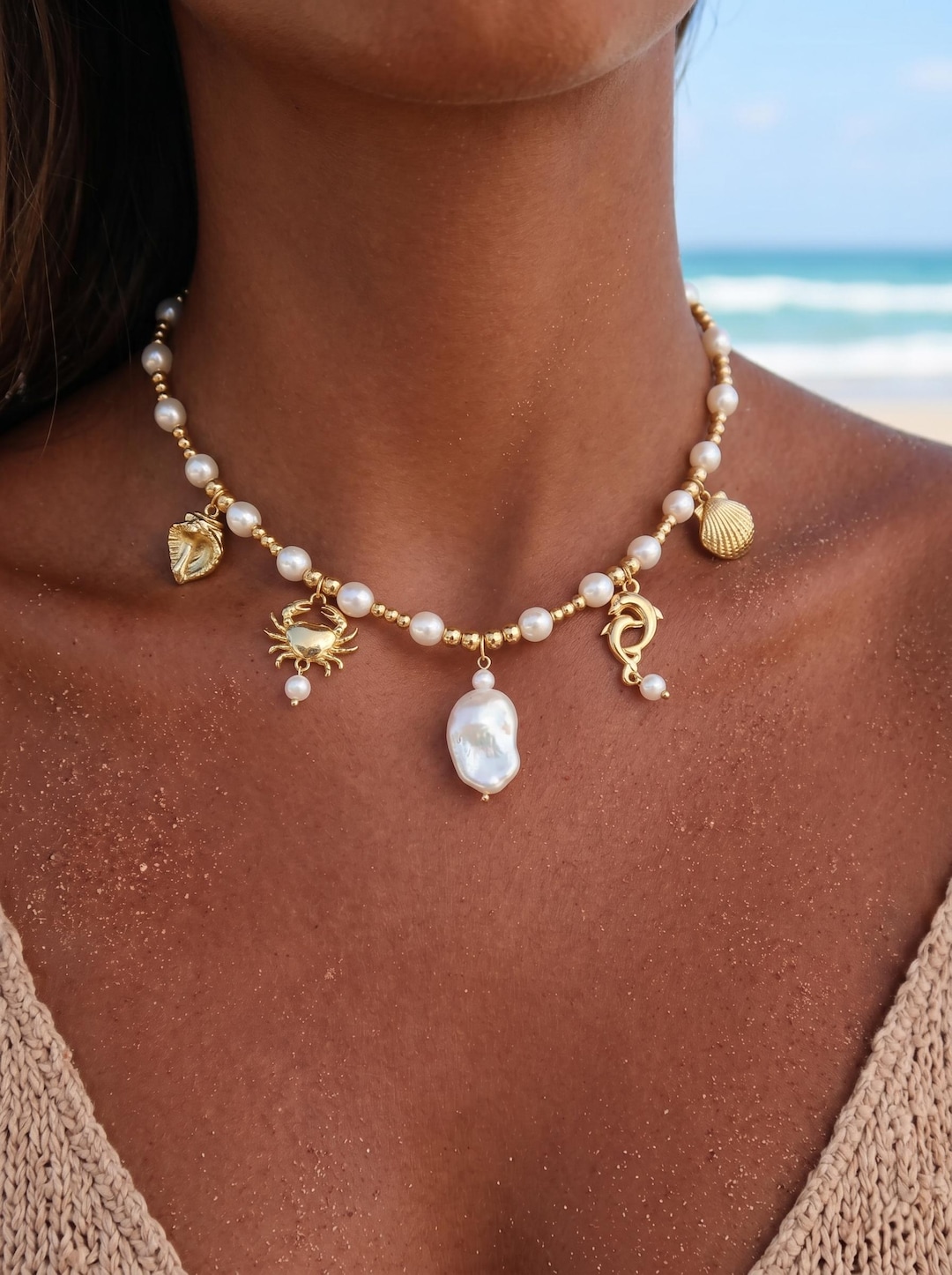 Collier ras de cou avec perles baroques, breloques en or de la vie ...