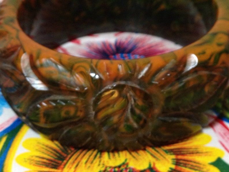 Bakelite Bangle Green Yellow Flower Carved Large End of Day - Etsy