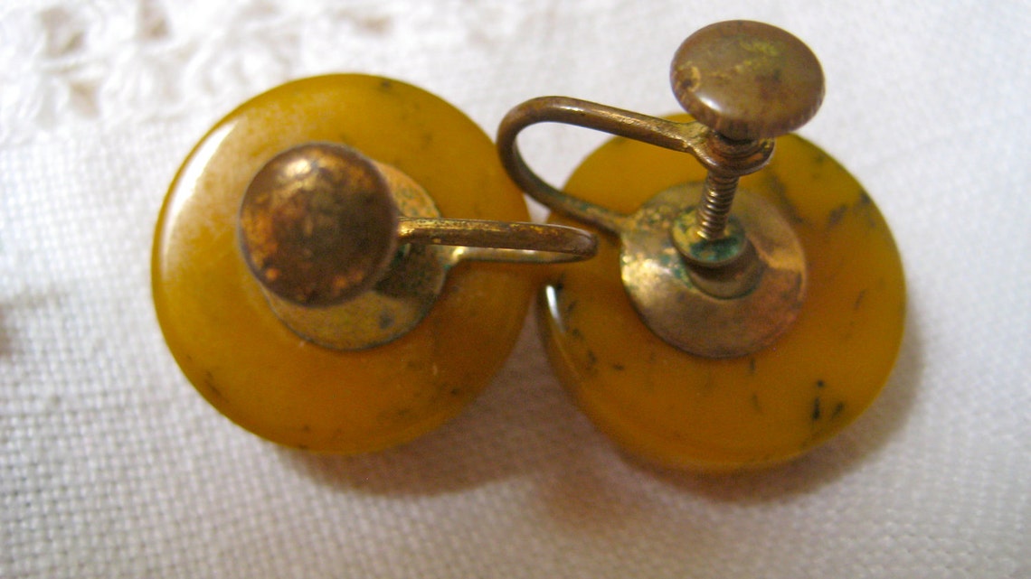 Yellow Bakelite With Inlaid Confetti Screwback Earrings - Etsy