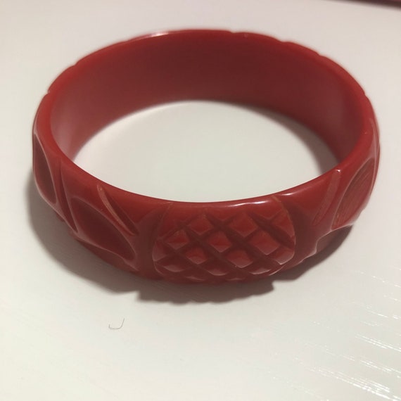 Bakelite Red Carved Rare Bangle - Gem