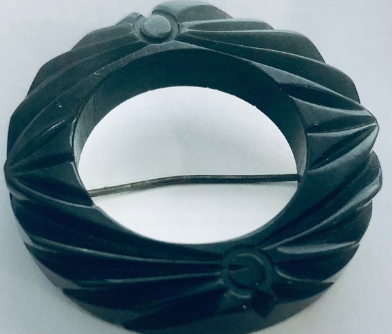 Carved Bakelite Pin Black 1930s - Gem