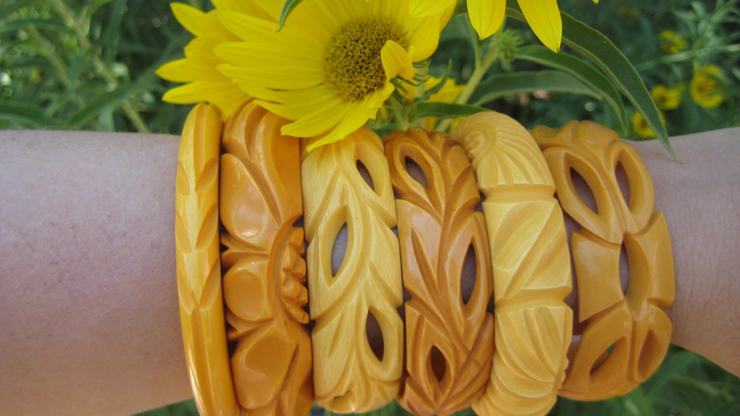 CARVED Rich YELLOW Bakelite Bangle - Etsy