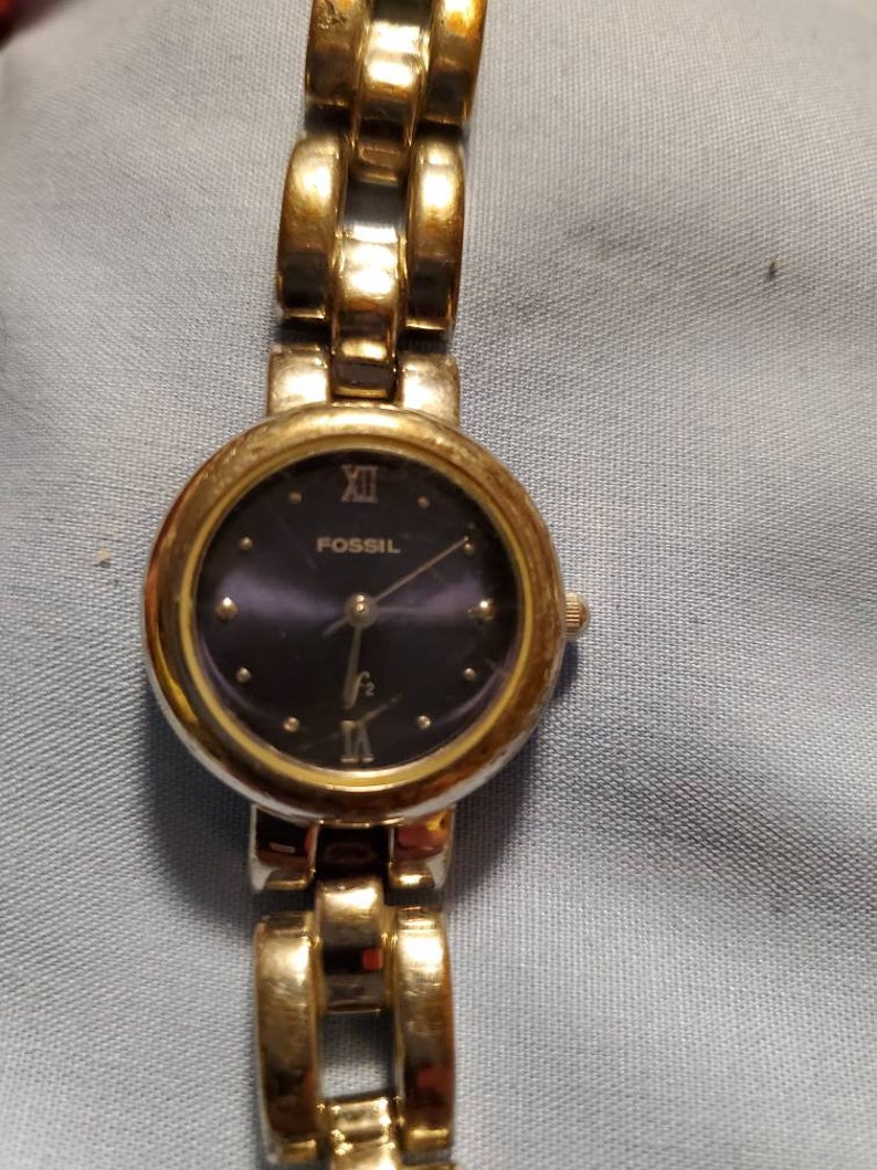 Fossil Watch New Battery Keeps Perfect Time Purple Face With a Second ...