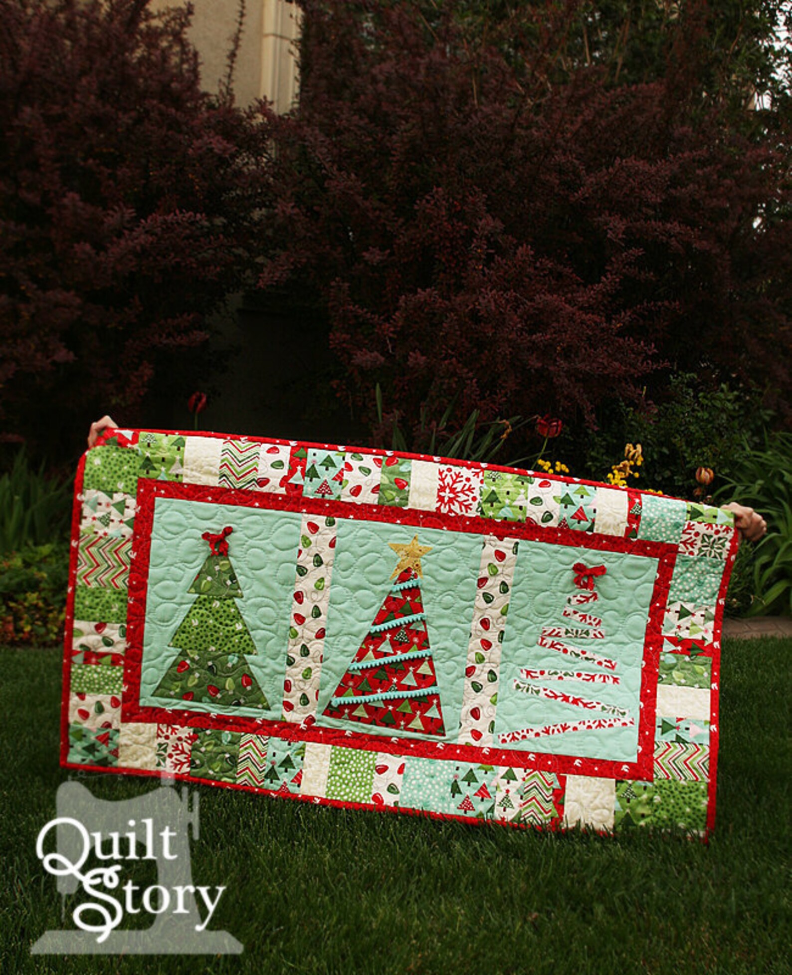 PDF Quilt Pattern/ Christmas/ Modern/ Easy Table Runner / Merry Little ...