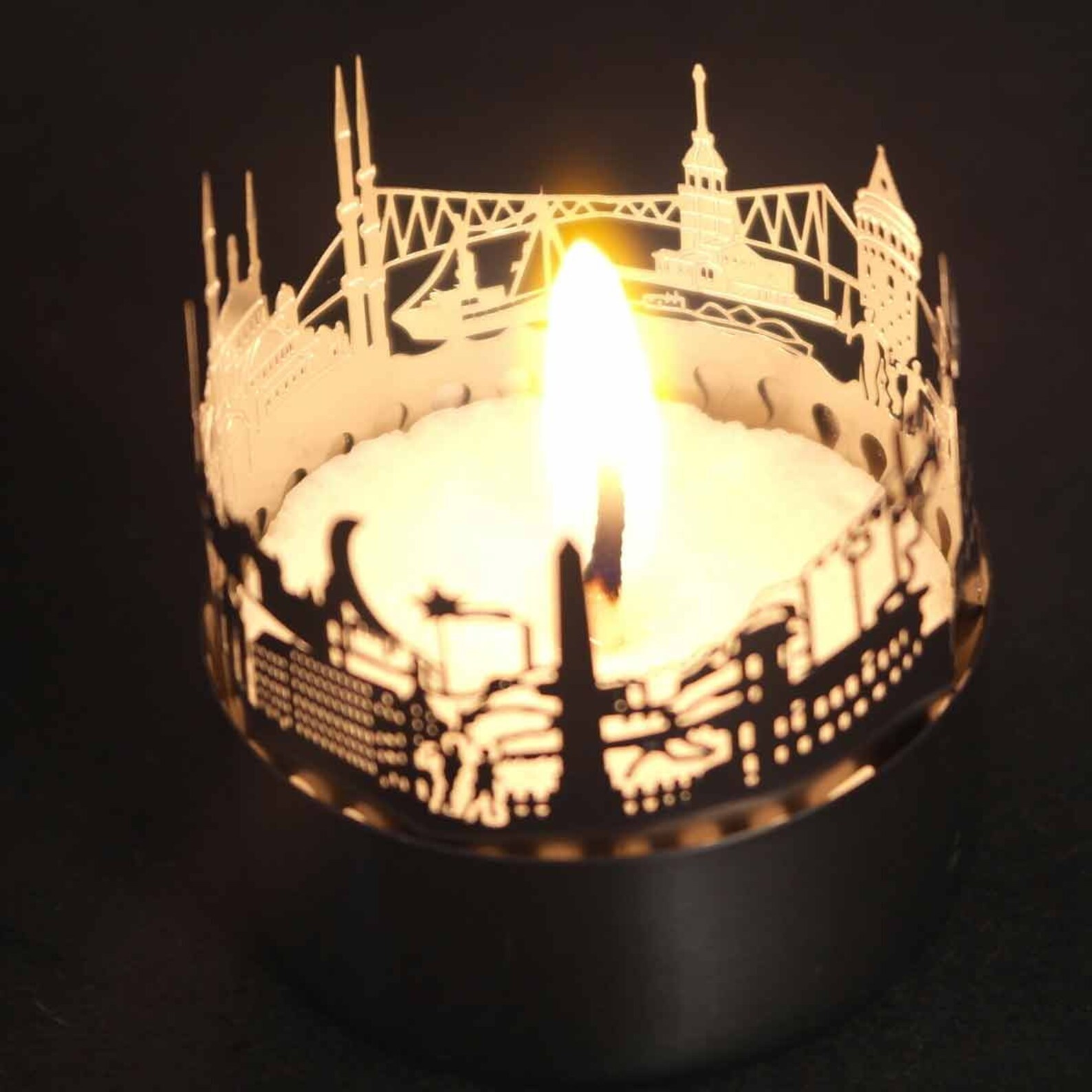 Istanbul Skyline Shadow Play: Captivating Candle Attachment, Perfect ...