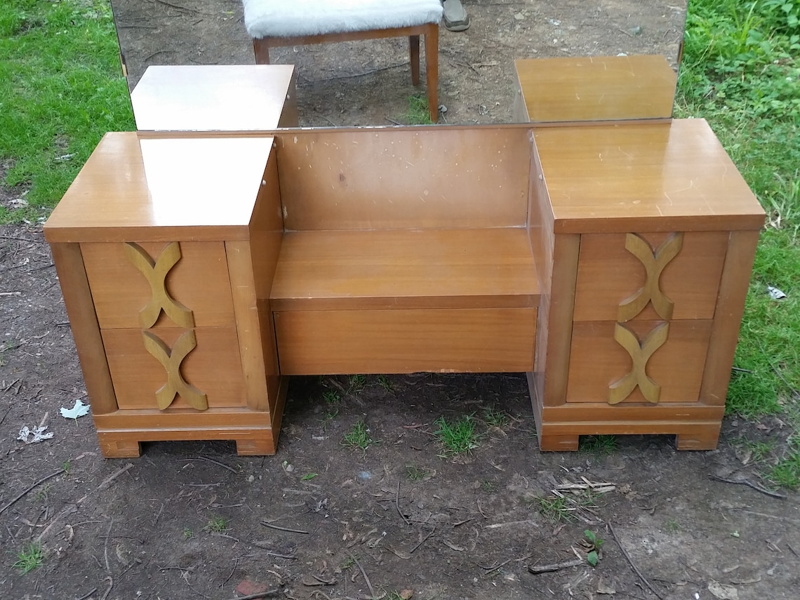 Blond MCM Art Deco Mid-century Vanity Makeup Dressing Table 1948 York ...