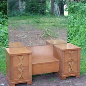 Blond MCM Art Deco Mid-century Vanity Makeup Dressing Table 1948 York ...