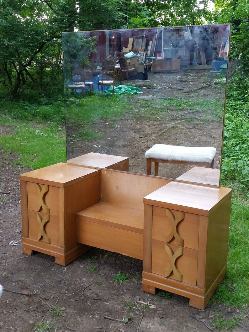 Blond MCM Art Deco Mid-century Vanity Makeup Dressing Table 1948 York ...