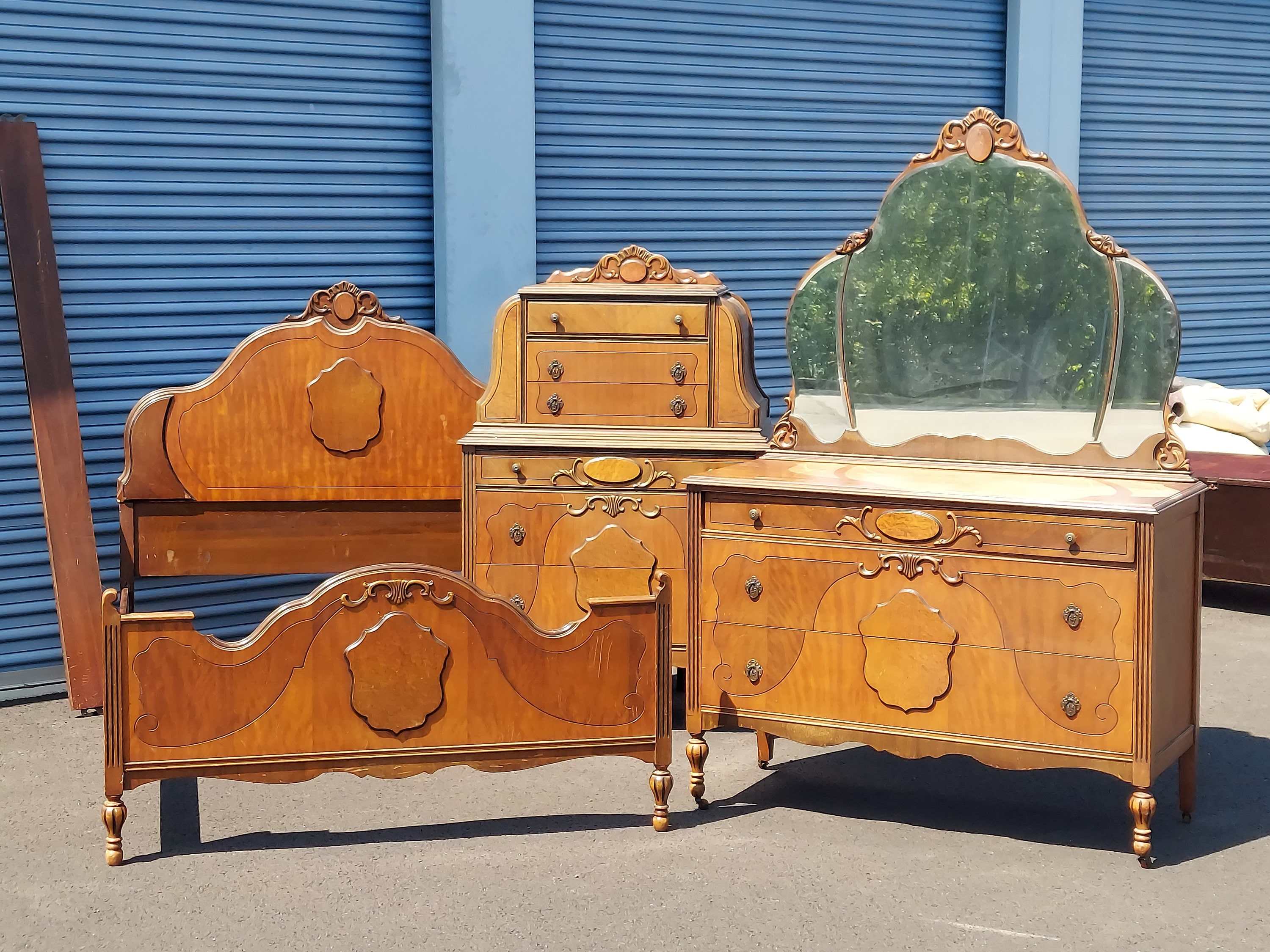 Antique bedroom furniture 1930 store