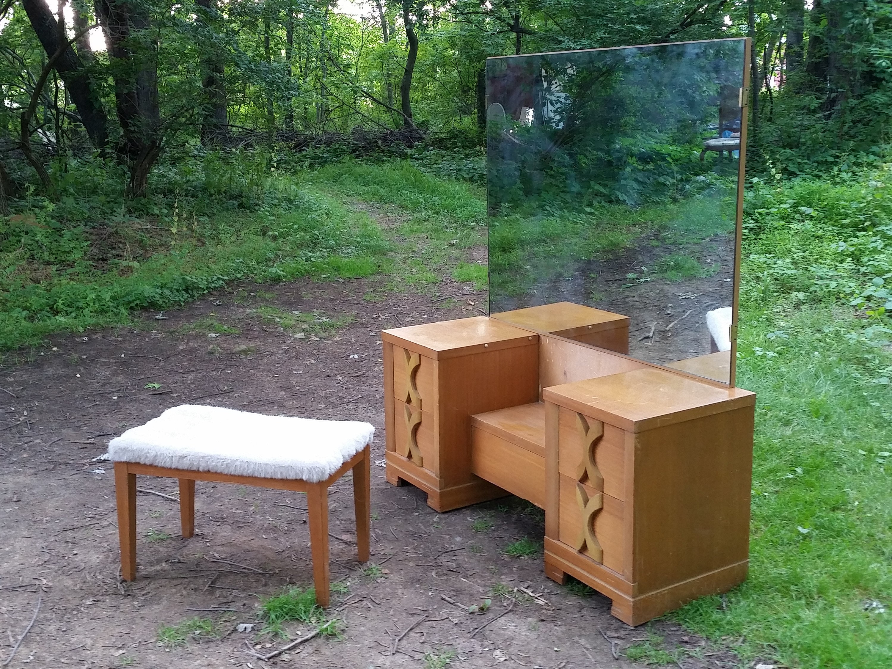 Blond MCM Art Deco Mid-century Vanity Makeup Dressing Table 1948 York ...