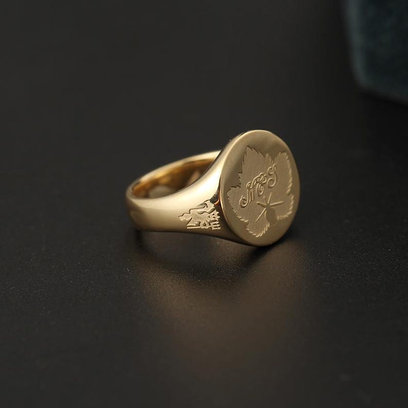 10K Gold Maple Leaf Crest Signet Ring, Custom Heraldry Emblem - Etsy