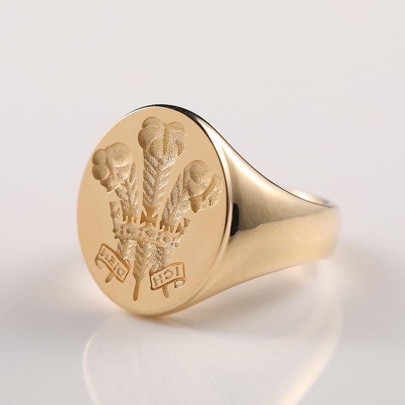 Noble Signet Ring - Etsy