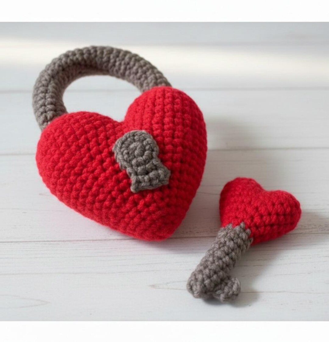 Crochet Love Lock & Key Amigurumi Pattern | Heart Padlock (PDF + Video ...