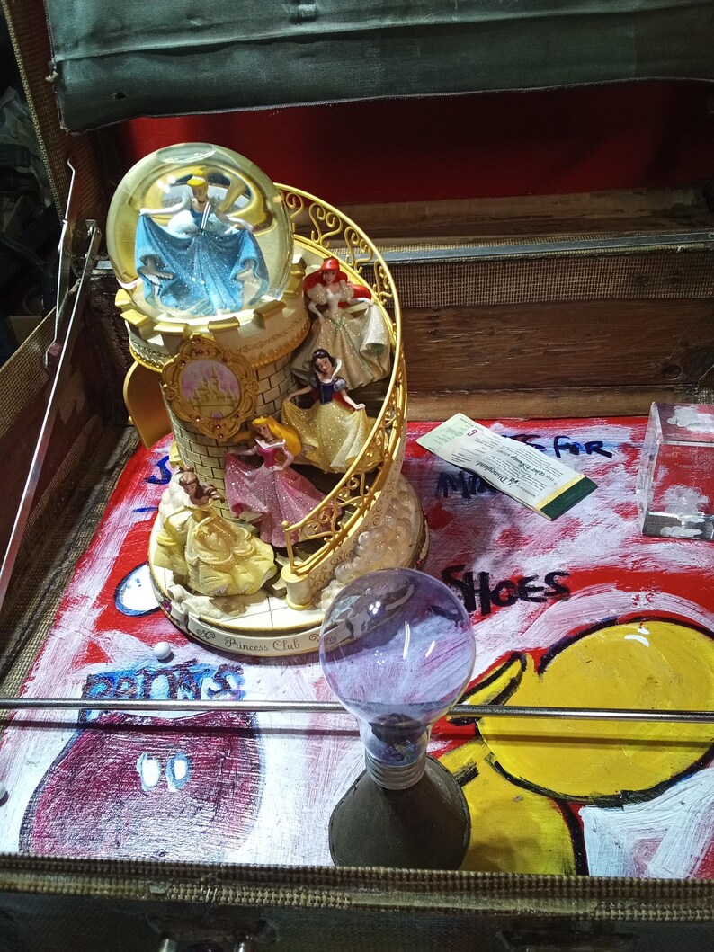 The DISNEY Princesses Globe ~ Wind Music. - Etsy