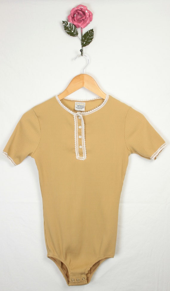 70s ribbed bodysuit // short sleeve henley - Gem