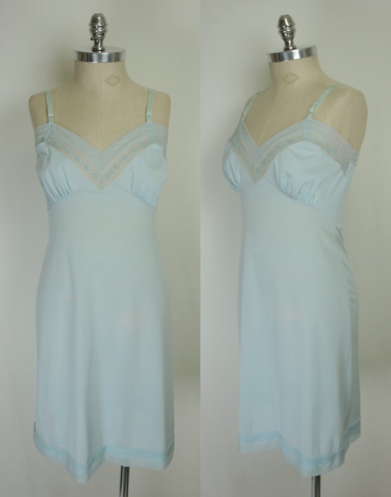 60s Vassarette full slip // embroidered lace // size … - Gem