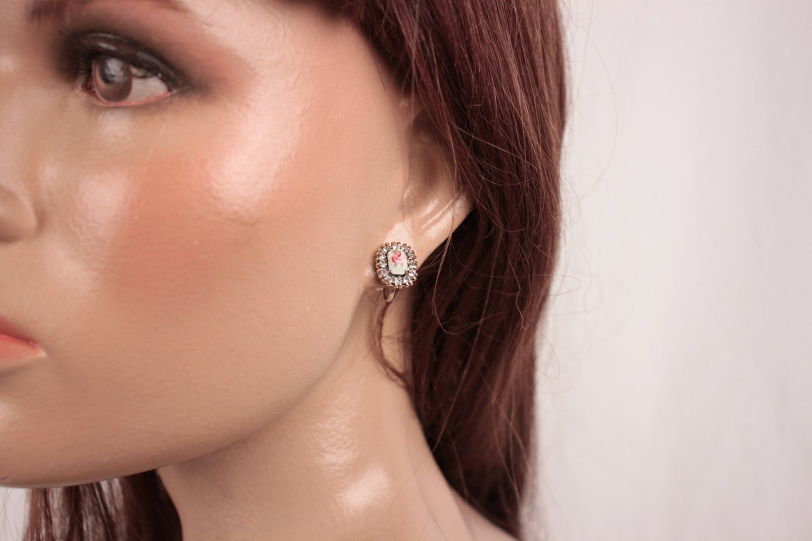 40s 50s Vargas Painted Earrings // Screw Back - Etsy