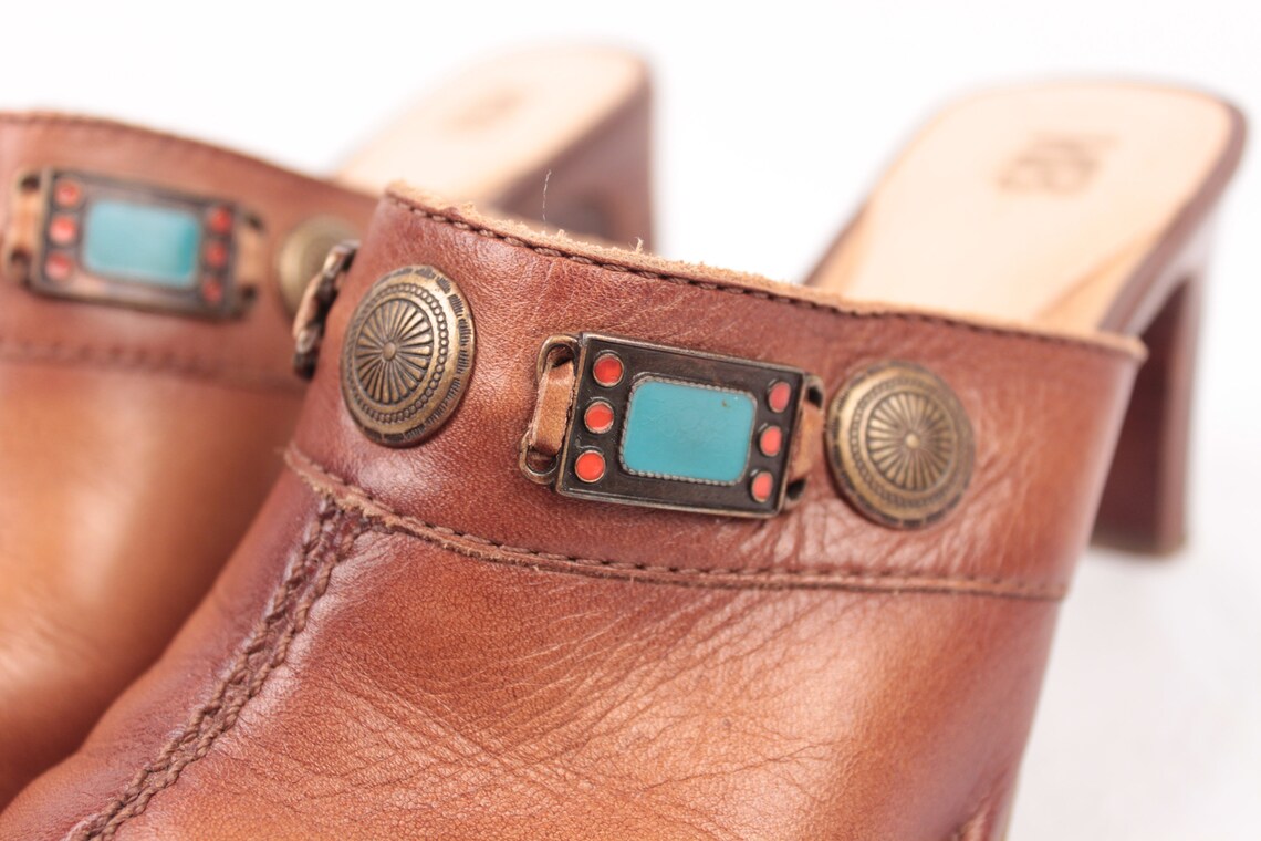 Brown Leather Mules // Southwestern Accents // Sz 6 - Etsy
