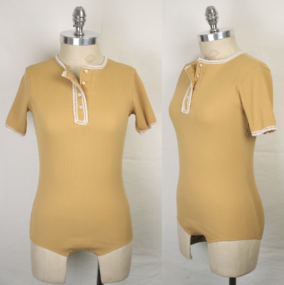 70s ribbed bodysuit // short sleeve henley - Gem
