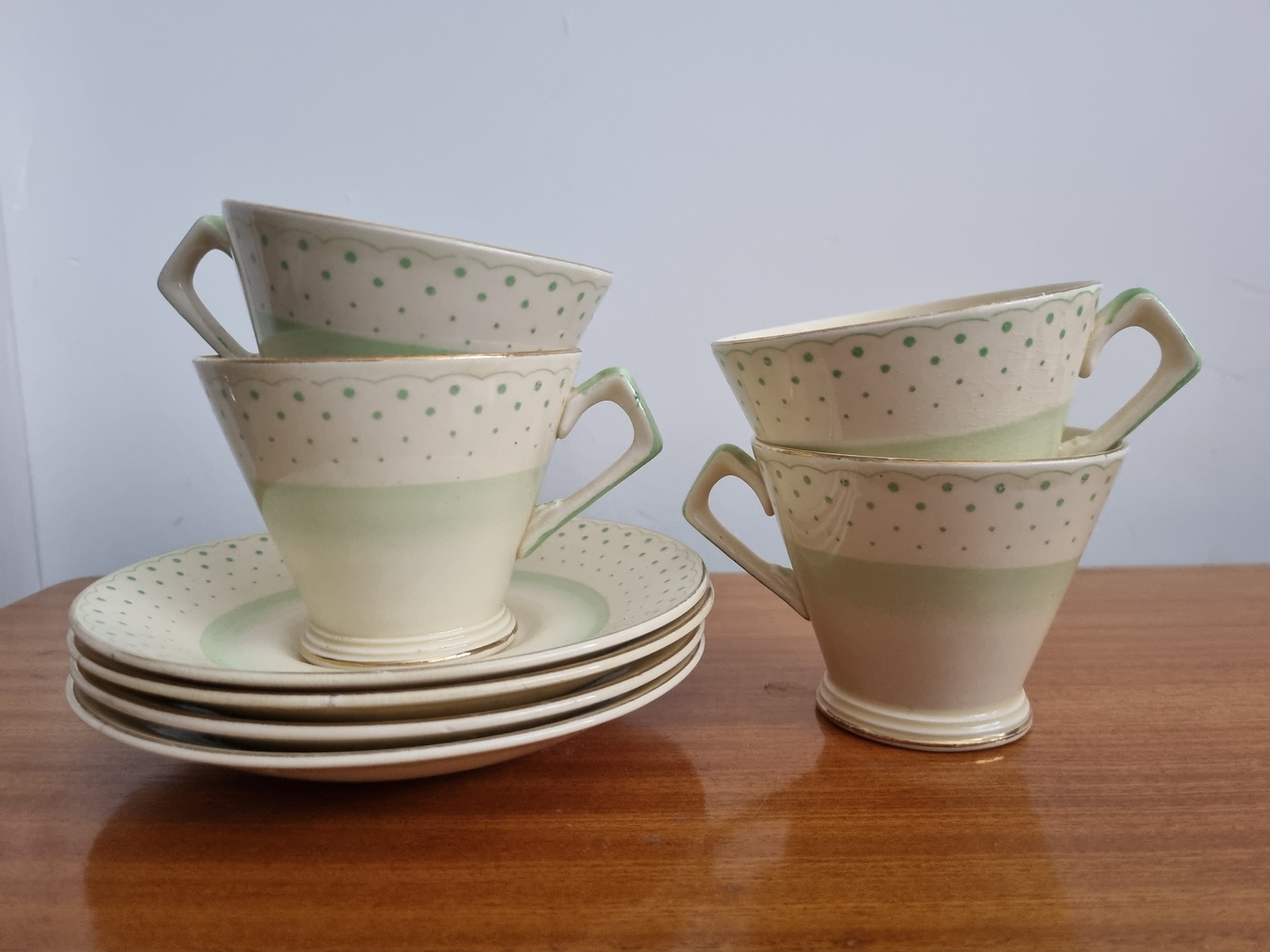 Set of Four Crown Devon Tea Cups and Saucers - Etsy