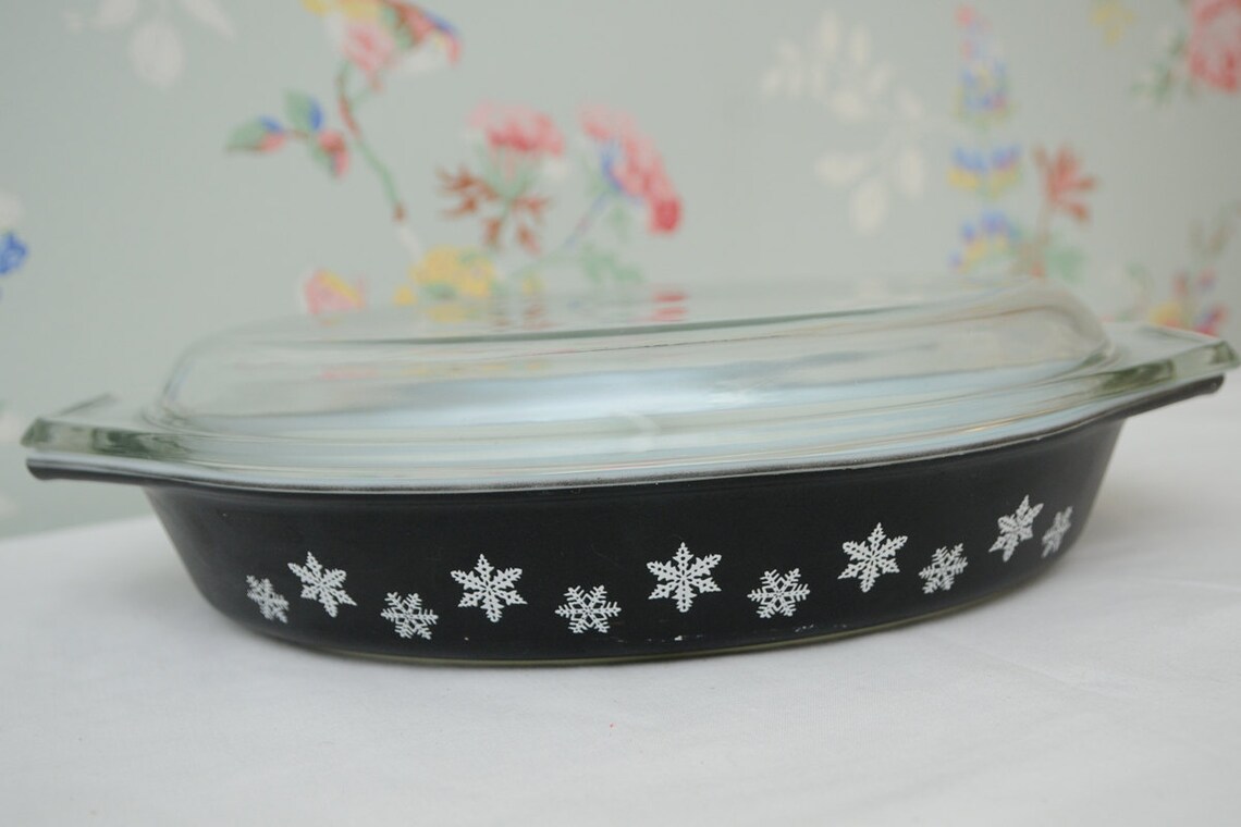 Pyrex Divided Serving Dish in Black and White Gaiety Pattern | Etsy