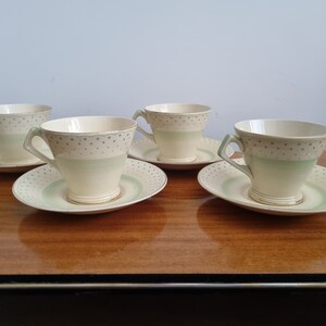 Set of Four Crown Devon Tea Cups and Saucers - Etsy