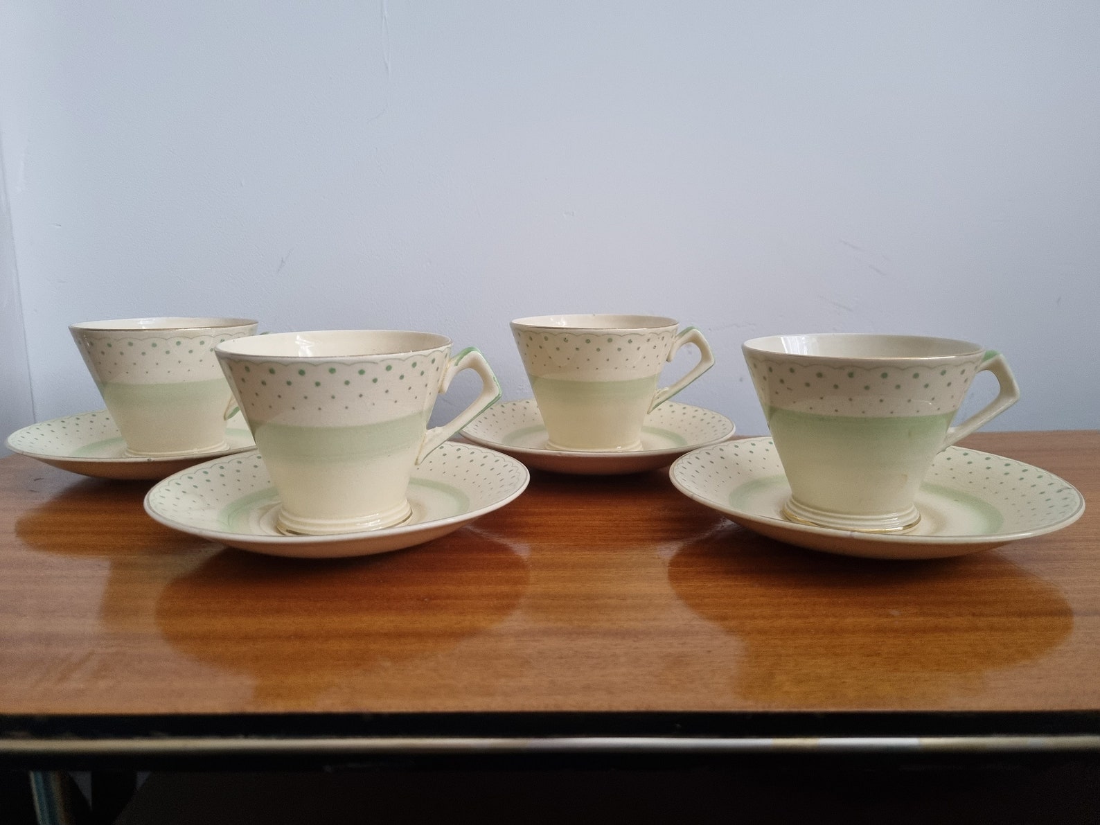 Set of Four Crown Devon Tea Cups and Saucers - Etsy