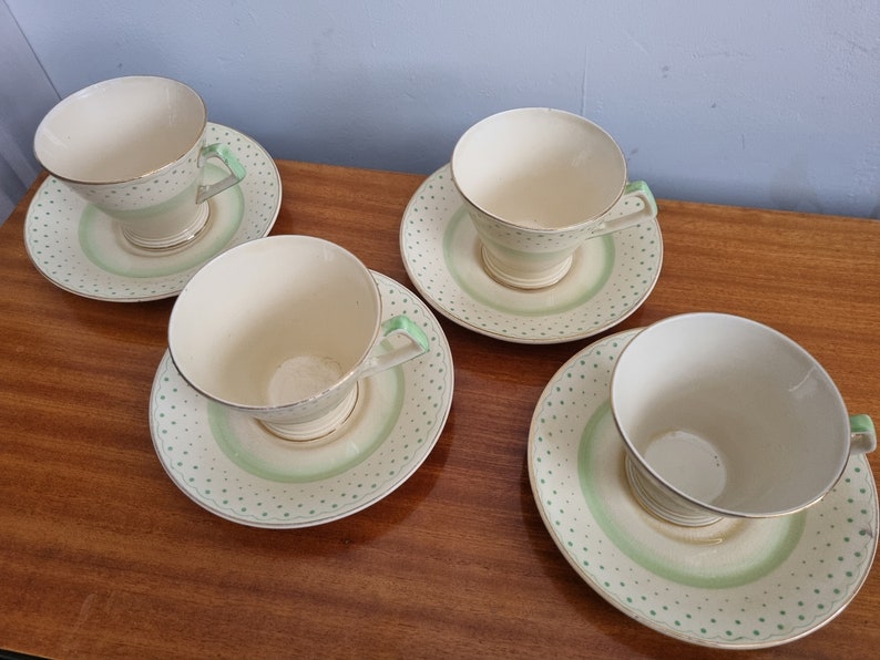 Set of Four Crown Devon Tea Cups and Saucers - Etsy