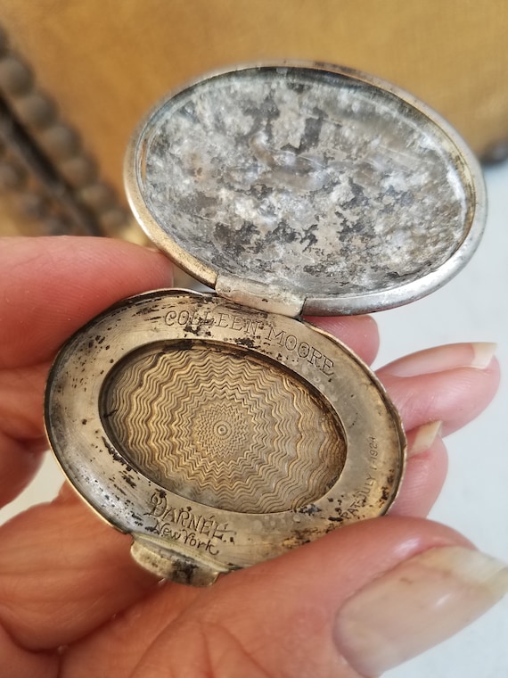 Rare 1920s little face powder compact by Colleen Moor… - Gem