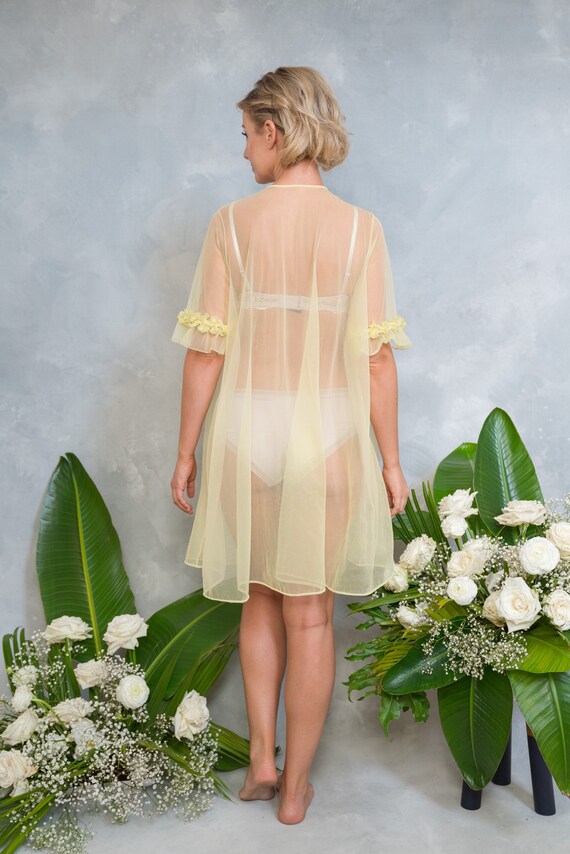 Vintage 70s Yellow Sheer Lace Peignoir Nightgown Slip Gem